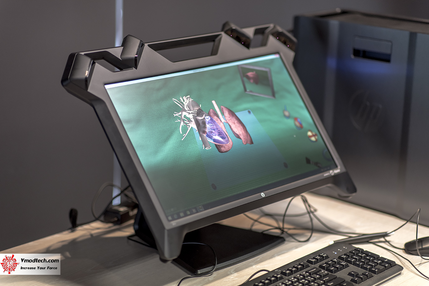 พาชมบรรยากาศงานเปิดตัว HP Zvr 23.6″ Virtual Reality Display & 34″ Ultra Wide Curved ,พาชม ...